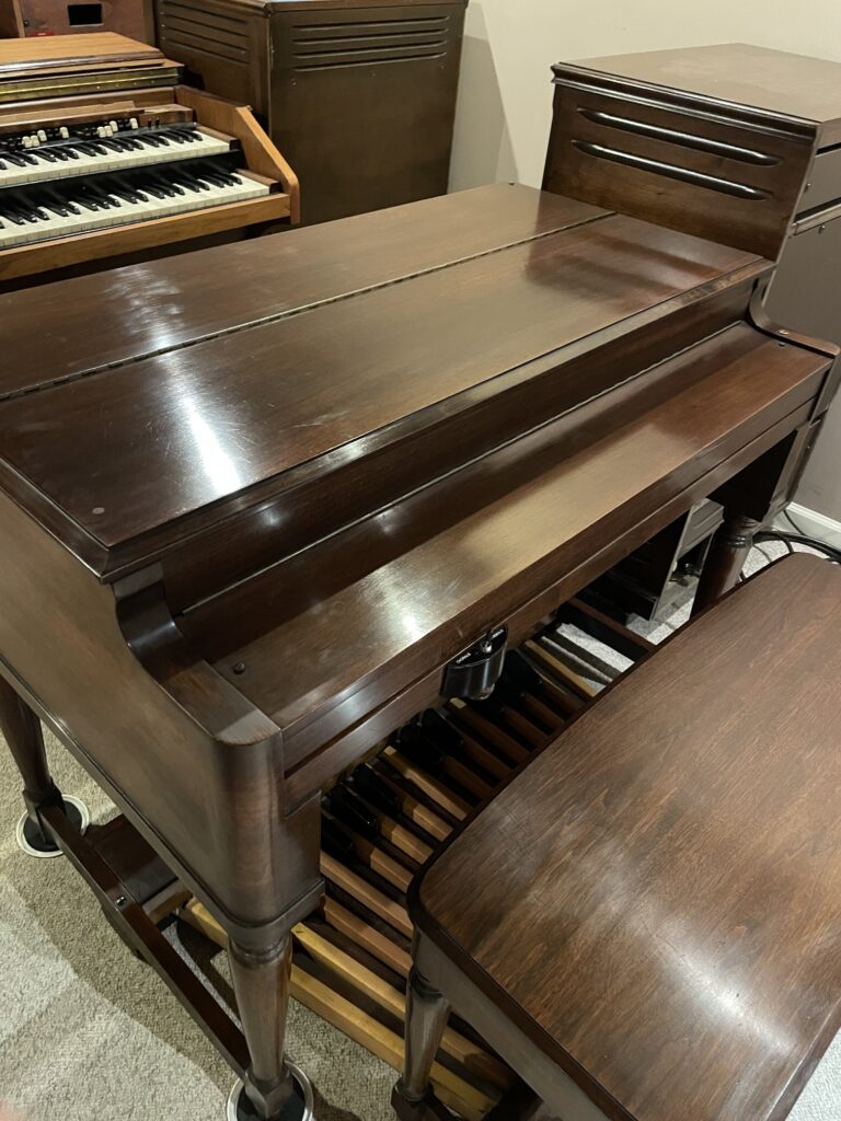 Hammond Organs | The Organ Guru